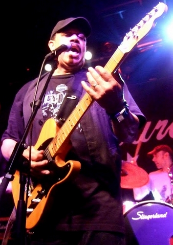 Tim Mitchell Band - Concerts - LillelaNuit.com