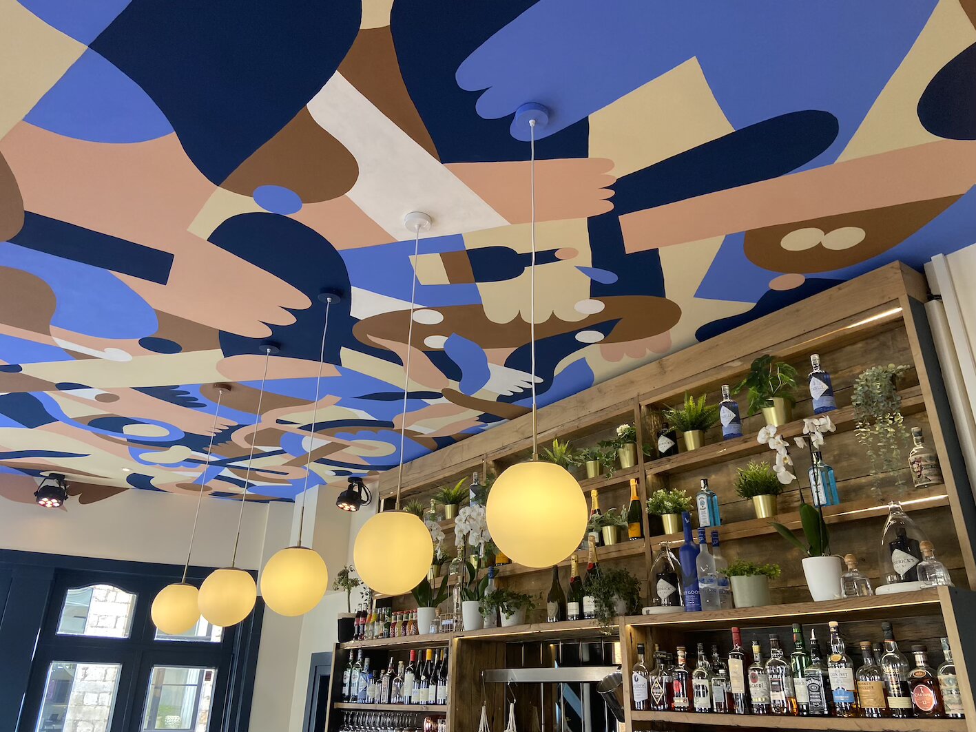 Aux Artistes, plus qu'un simple bar / resto, un lieu de vie artistique ...